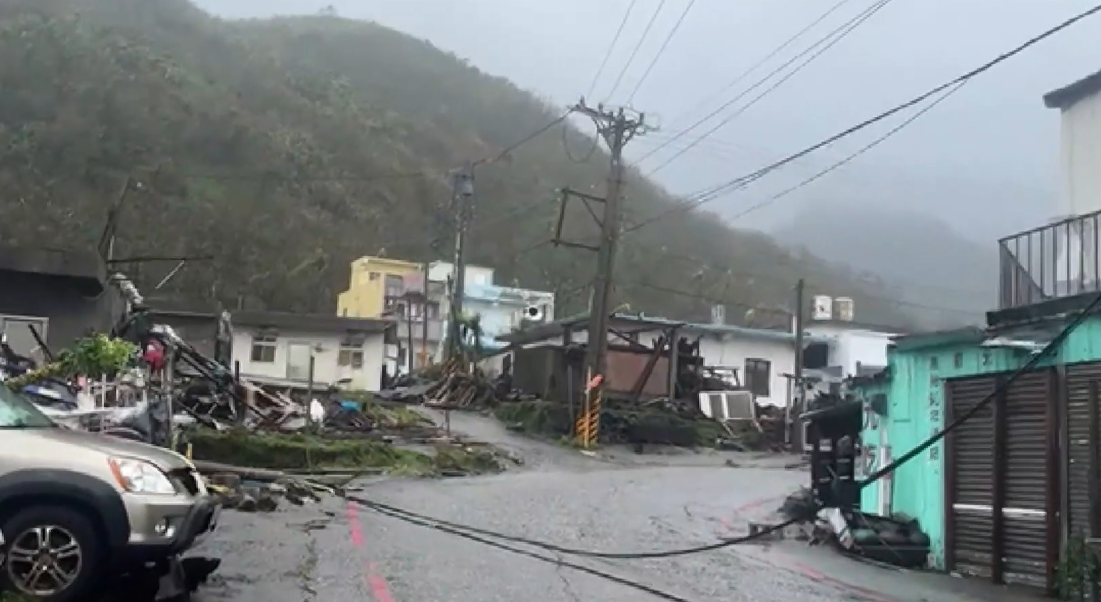 VIDEO: Typhoon Koinu causes severe damage on Orchid Island-News-Radio ...