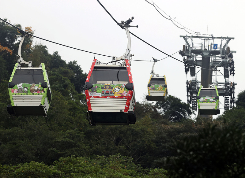 VIDEO: Maokong Gondolas sport new clothes for LNY-News-Radio Taiwan ...