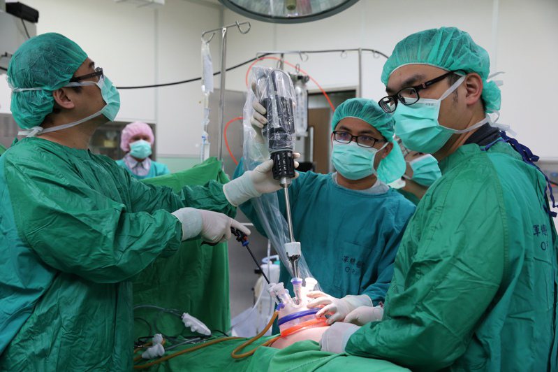 Kabar Baik! ASKES di Taiwan akan Mencakup Biaya Operasi “Da Vinci ...