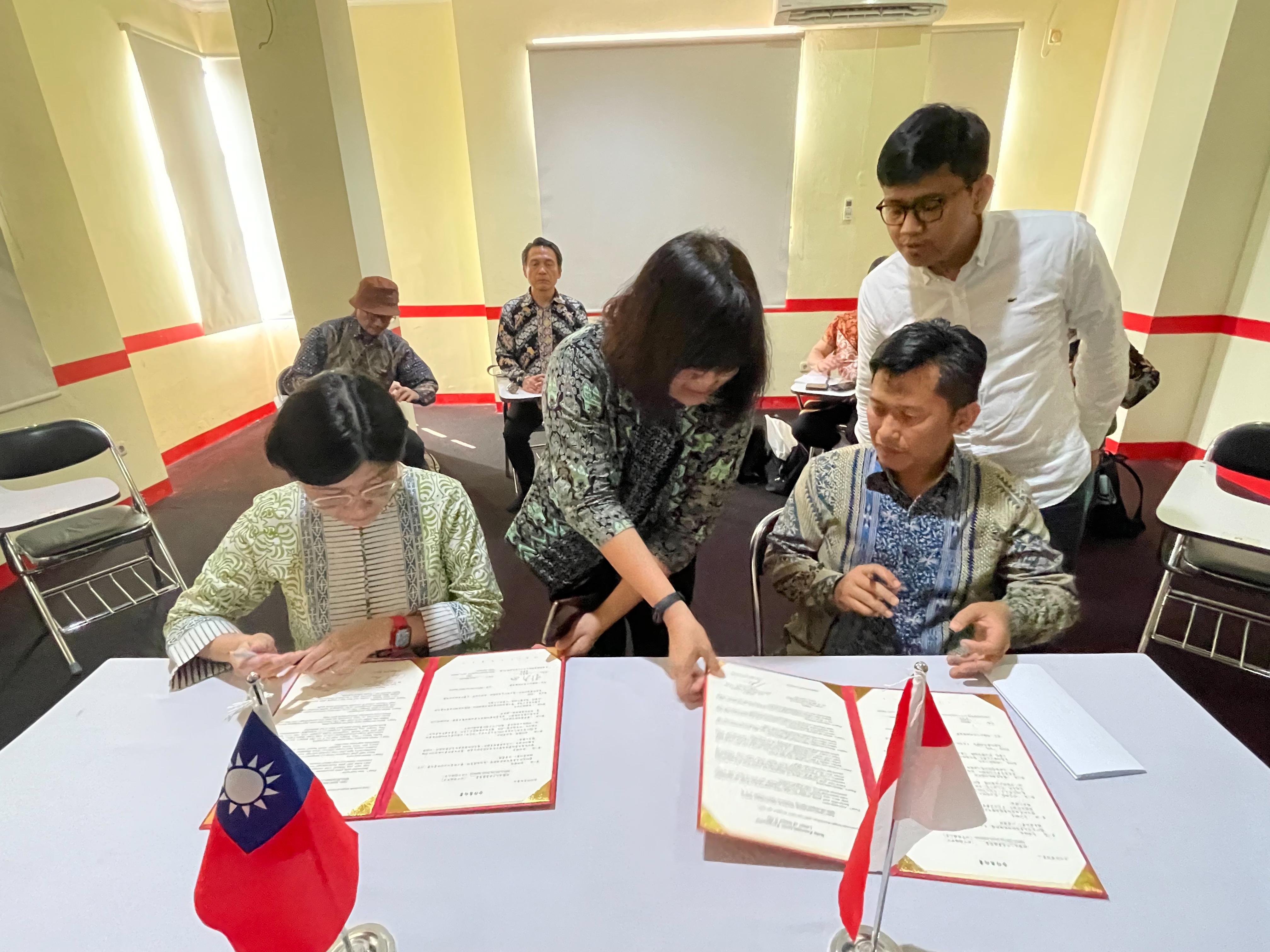 Momen Kunjungan Rti ke Jakarta, Indonesia-Acara-Radio Taiwan International
