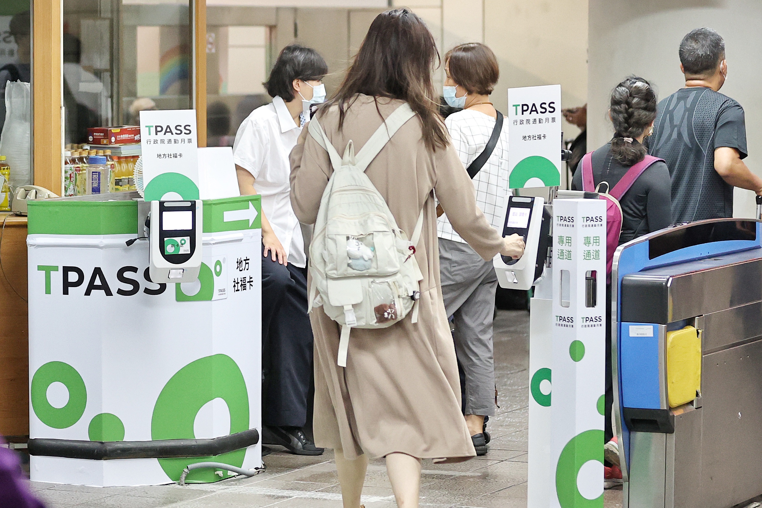 บัตรโดยสารรายเดือน TPASS ใช้งานมา 16 วันแล้ว มีจำนวนการใช้งานสะสมเกือบ 15 ล้านคนครั้ง-ข่าว ...